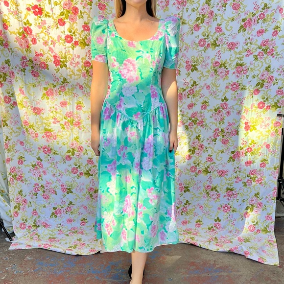 Dresses | Vintage 9s Pale Spring Green Midi Dress With Puff Sleeves ...